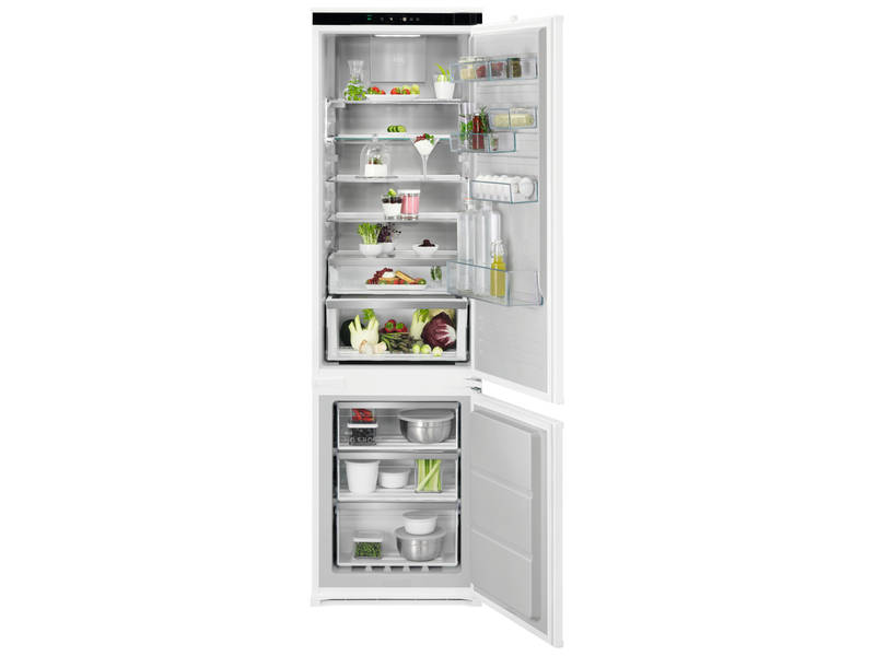 AEG NSC8M191DS 70/30 Cooling360 Extra Tall Fridge Freezer | Magnet